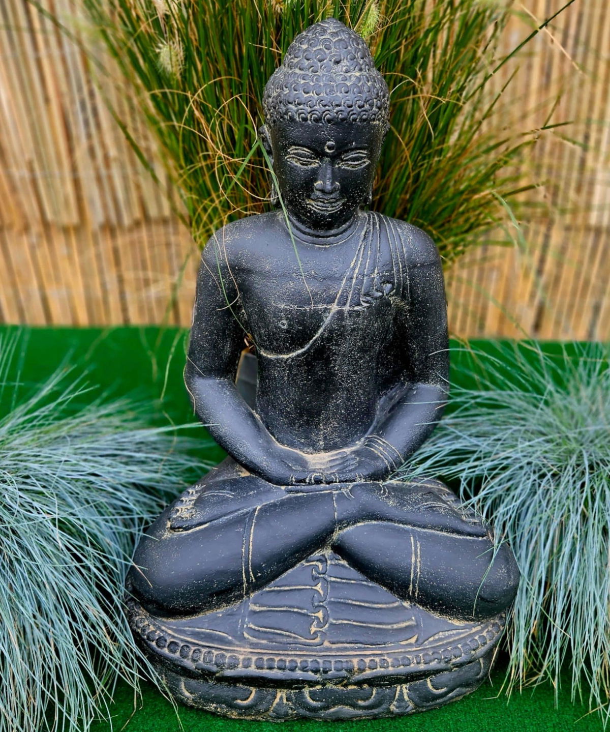 Stenen tuinbeeld zittende Boeddha kopen online