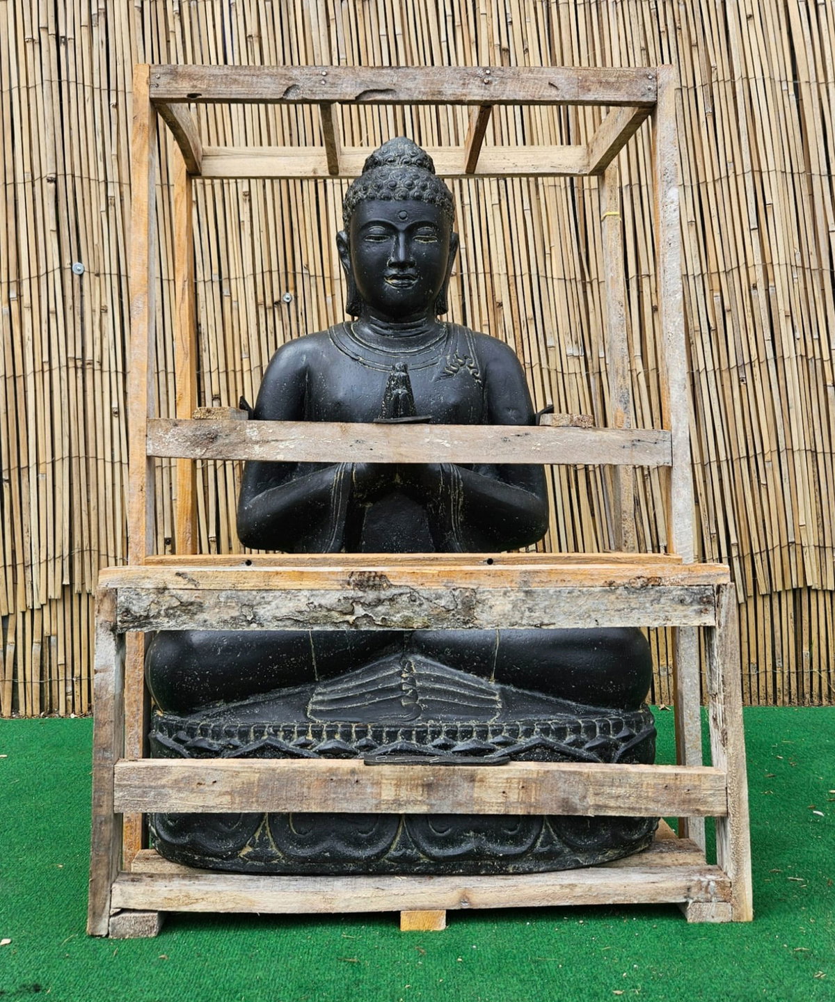 Tuinbeeld zittende boeddha Namasté 100cm - Winterhard Steen