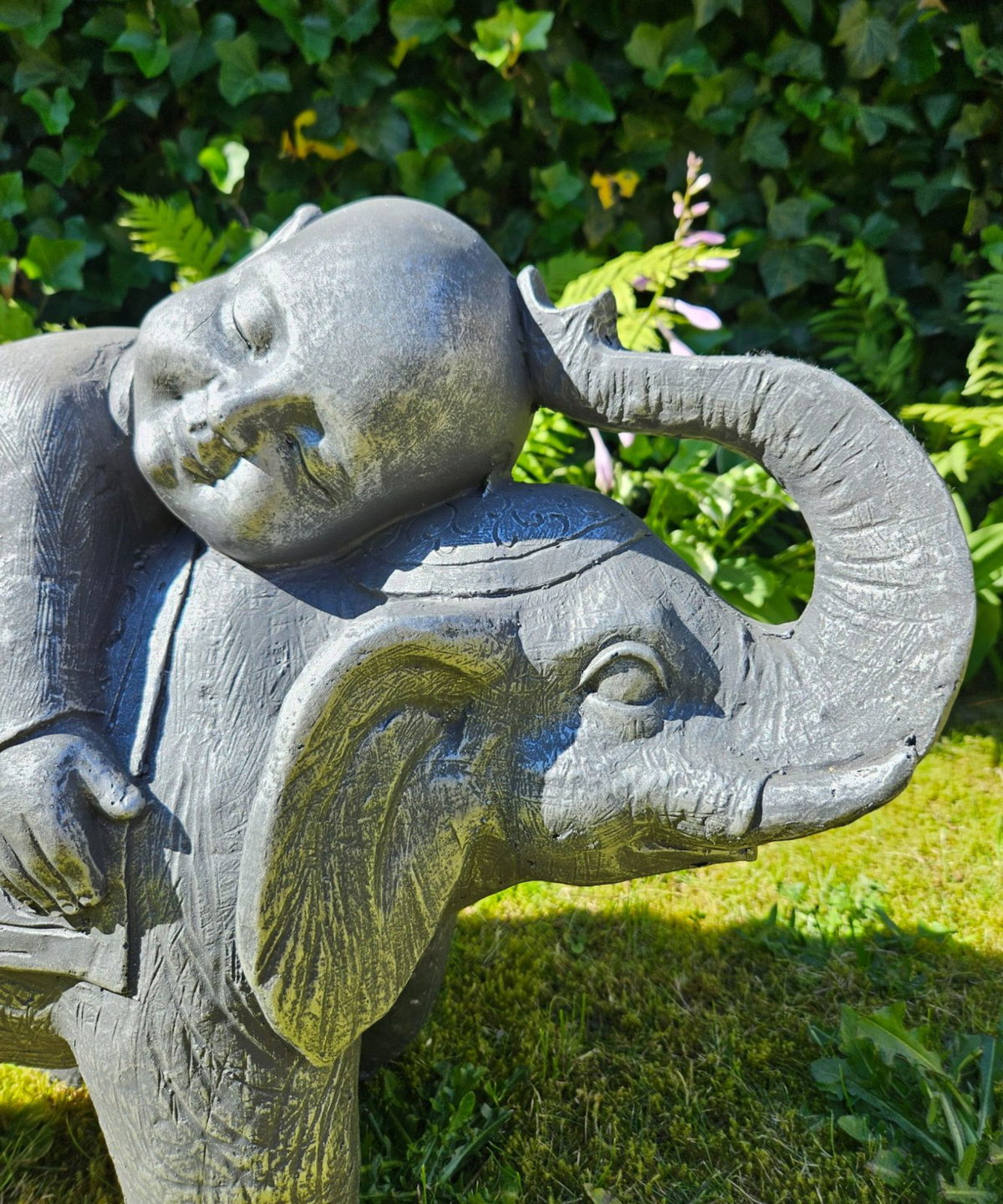 Shaolin op olifant - Kindermonnik 55cm - Boeddha-beelden.com