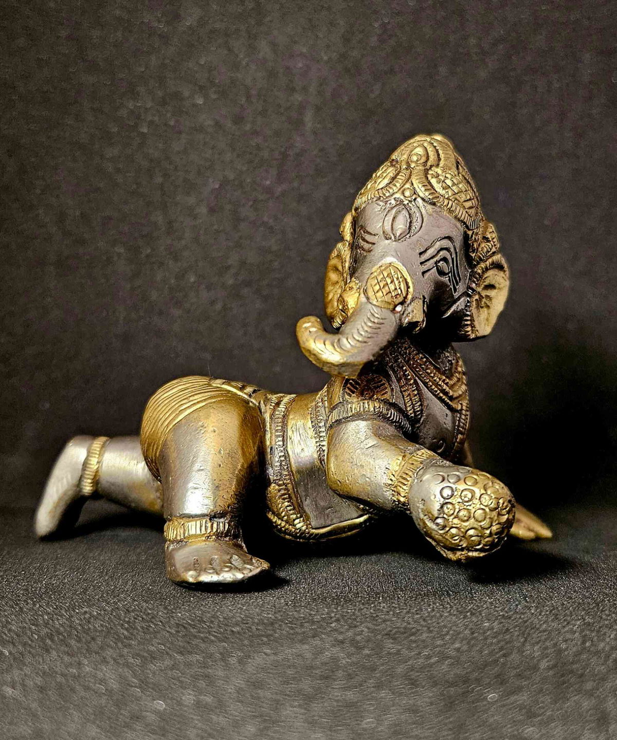 Old brass baby Ganesha statue 10cm - Boeddha-beelden.com