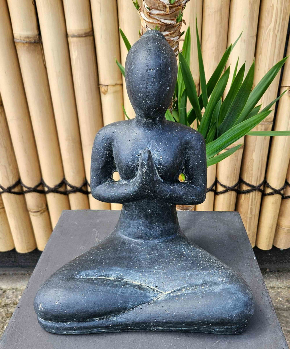 Zittend Yoga Vrouw Beeld Namaskara Mudra – 32 cm – Winterhard