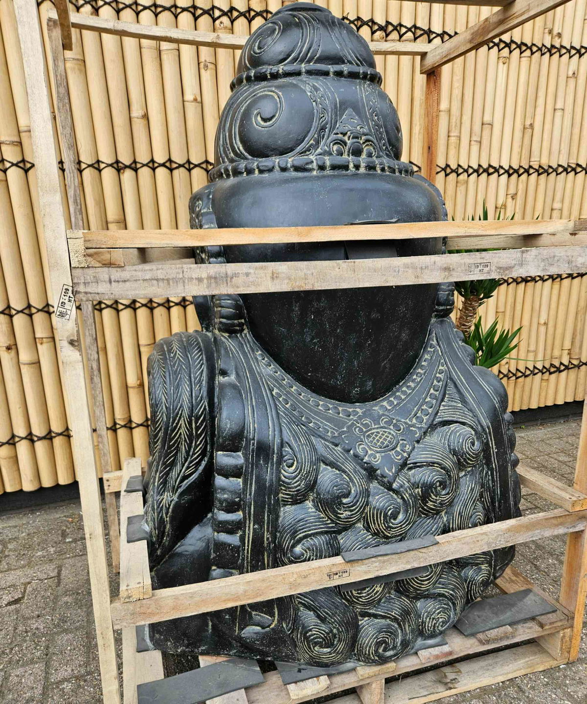 Tara Dewi buste XXL 155cm - Winterhard - Boeddha-beelden.com