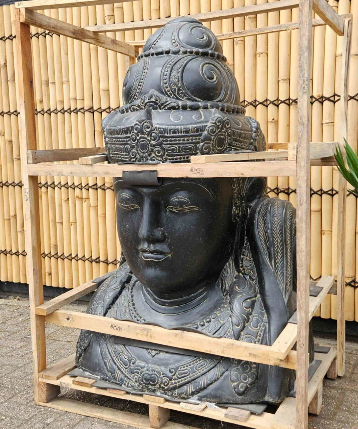 Tara Dewi buste XXL 155cm - Winterhard - Boeddha-beelden.com