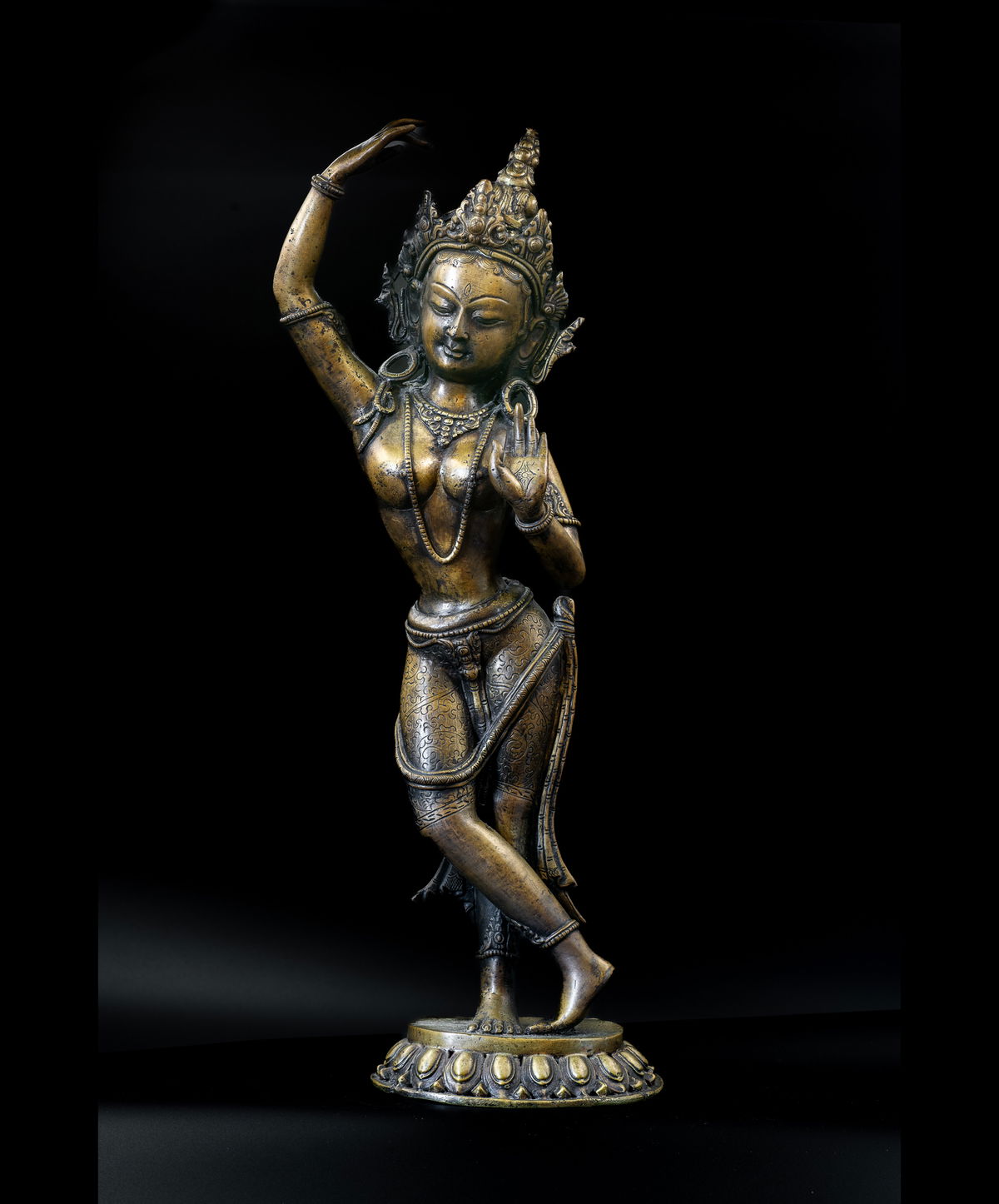 Dancing Tara – Bronze 51cm high – Nepal - Boeddha-beelden.com