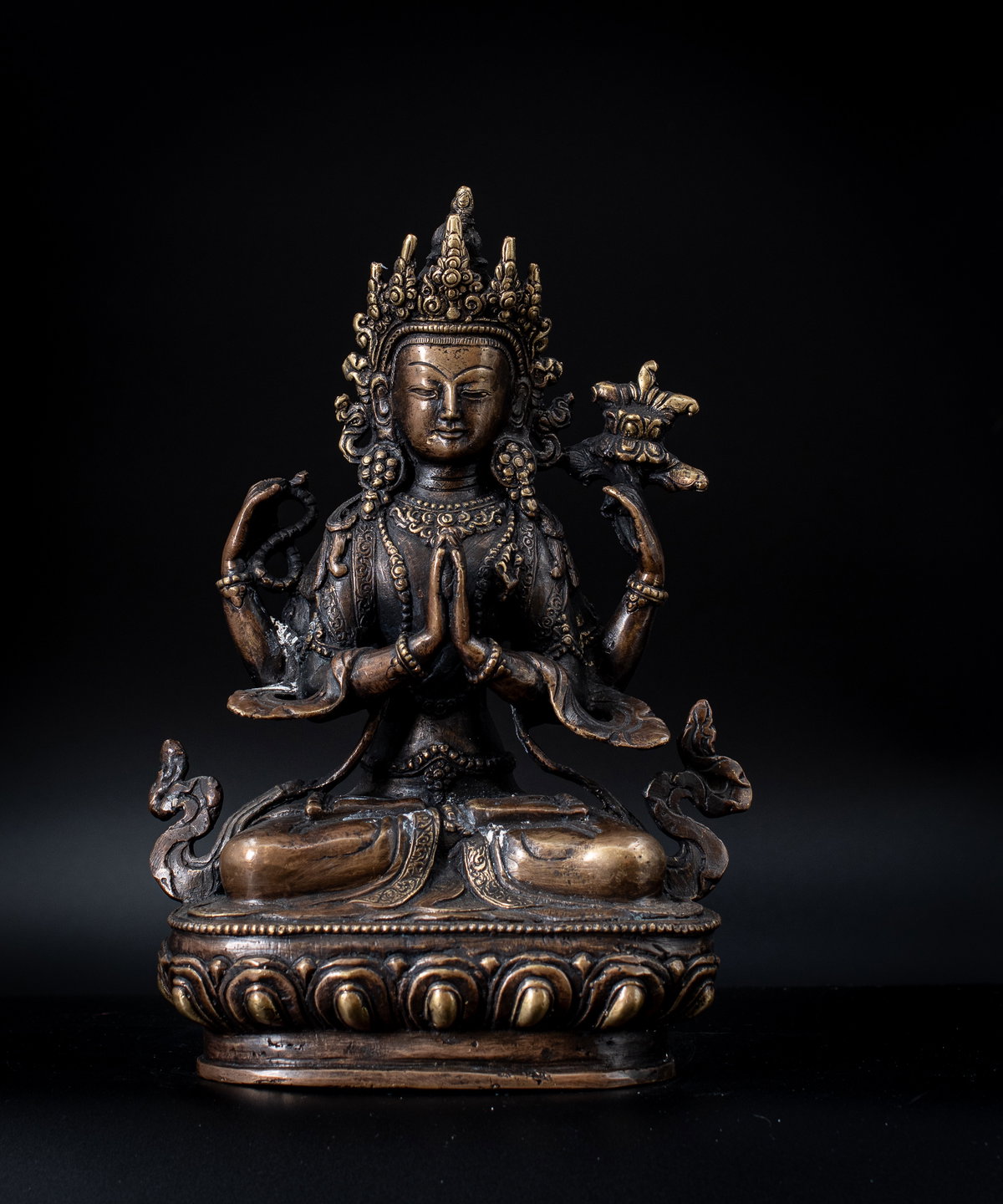 Bronzestatue der weißen Tara mit vier Armen – 22 cm