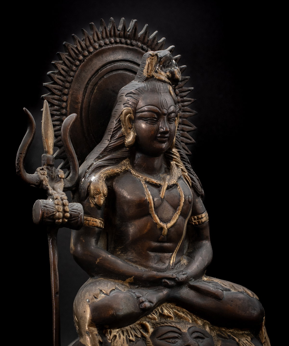Shiva in Meditatie met Trishula en Damaru – Brons, India 26cm