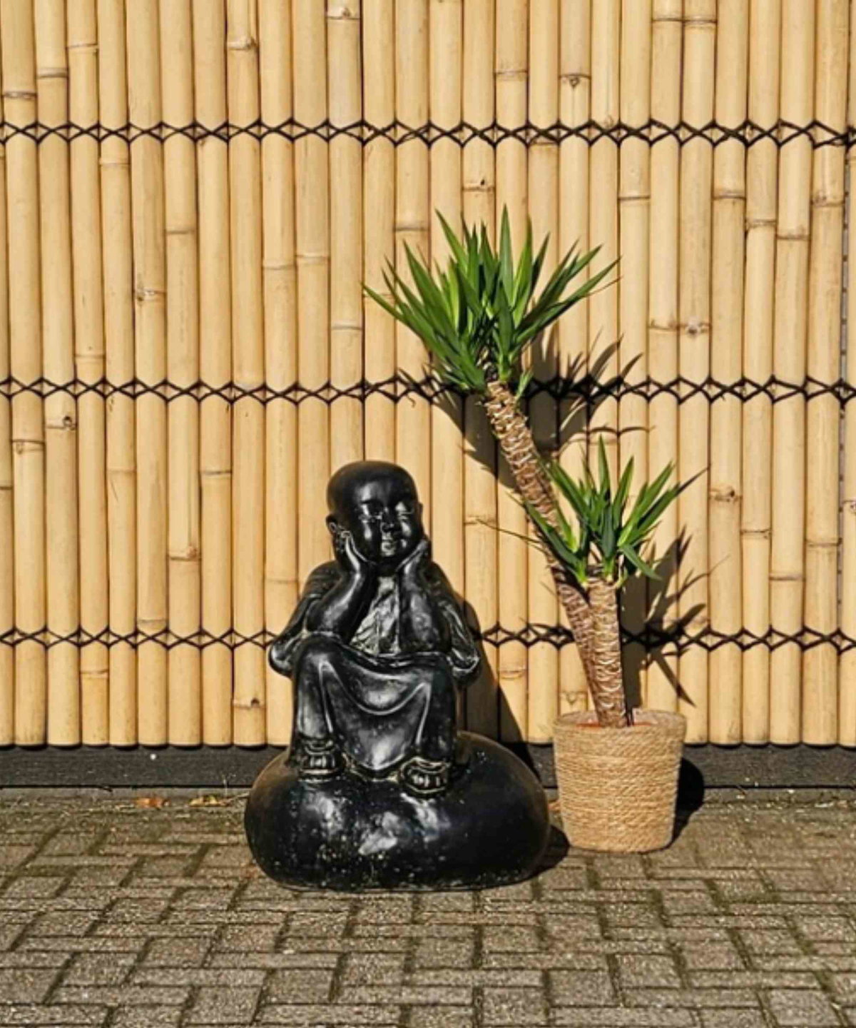 Shaolin Monnik op Rots – Winterhard Beeld 78 cm